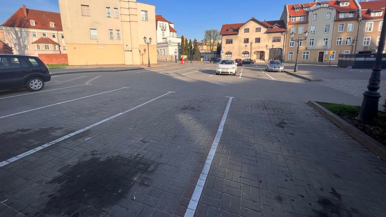 Płatne miejsca parkowania: zmiana uchwały i pierwsze podsumowania